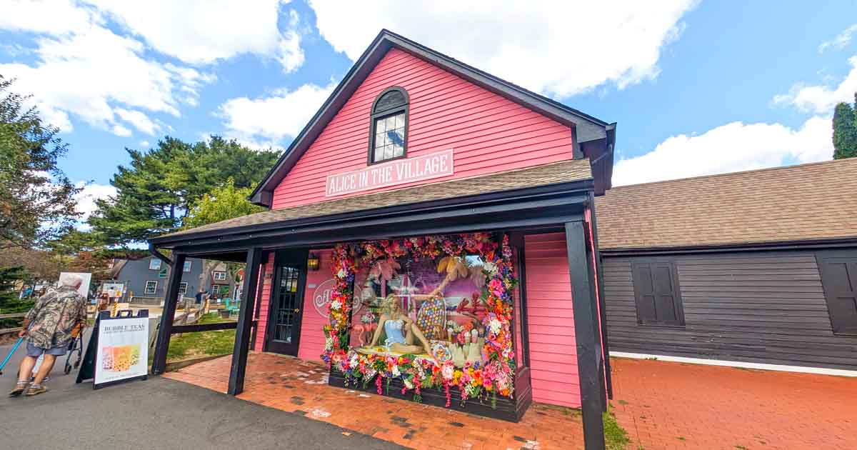 There’s An Alice In Wonderland Tea Room In Connecticut And It's Utterly ...