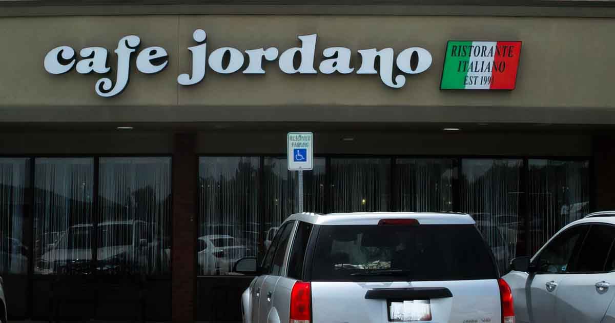 You Won't Believe The Amazing Food Hiding Inside These 6 Unassuming ...