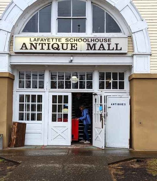 antique shop shopping oregon ftr