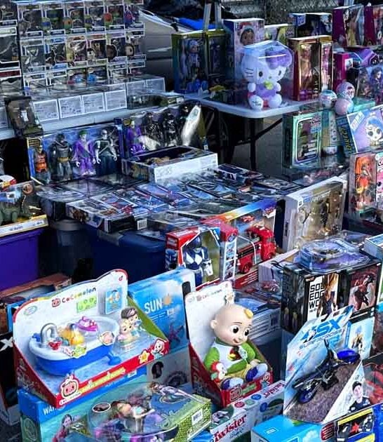 This Epic Illinois Flea Market Is A Bargain Hunter&rsquo;s Paradise