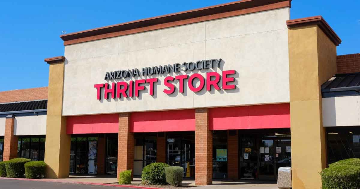 Bargain Lovers Are Going Wild Over This Enormous Thrift Store In Arizona