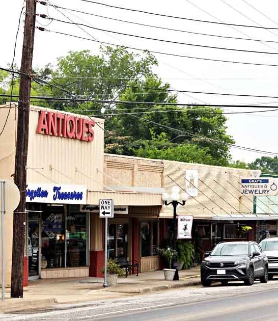 best antiquing towns texas ftr