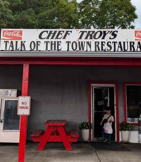One Of The Best Restaurants In Alabama Is Hiding In The Most Unexpected Rural Location