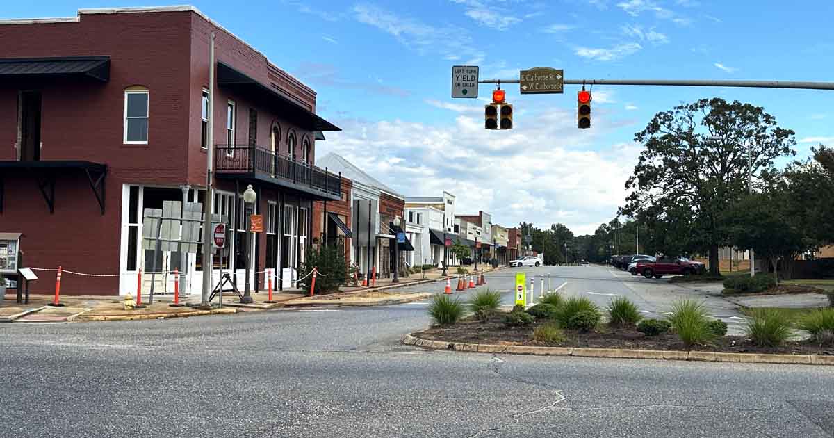 You Can't Help But Fall In Love With This Charmingly Odd Alabama Town