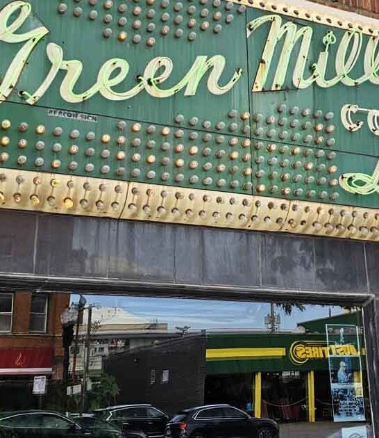 Sip Cocktails At The Same Illinois Bar Al Capone Once Loved