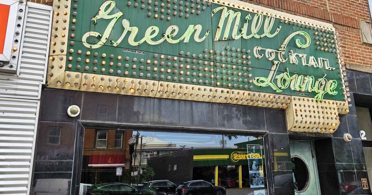 Sip Cocktails At The Same Illinois Bar Al Capone Once Loved