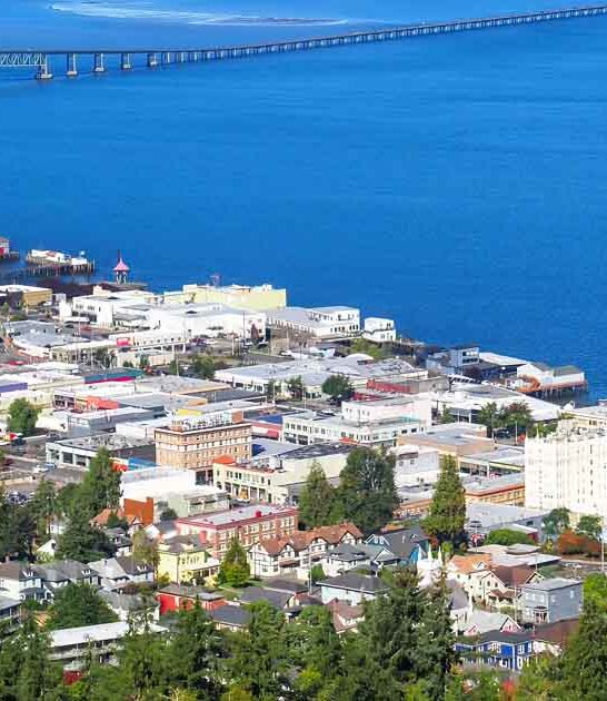 dreamy oregon waterfront towns ftr