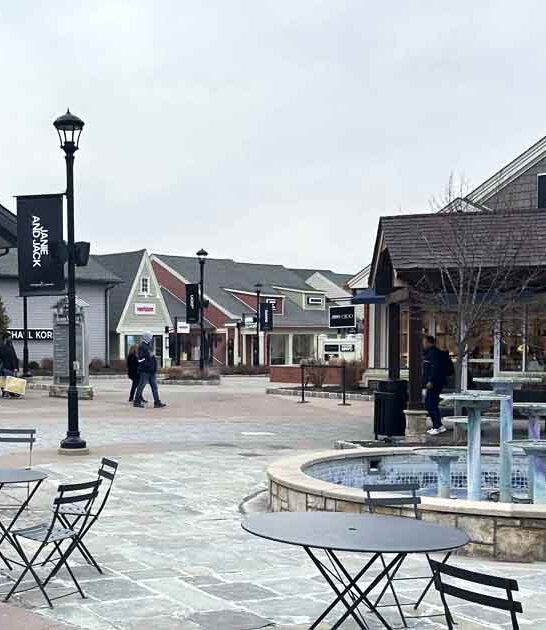 enormous new york outlet ftr