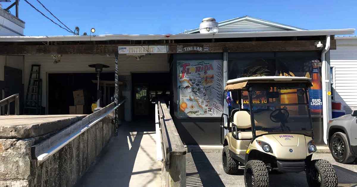Everything About This Laid-Back Tiki Bar In Florida Is Amazing ...