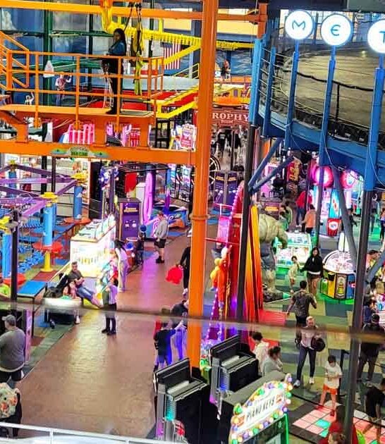 gigantic indoor amusement wisconsin ftr