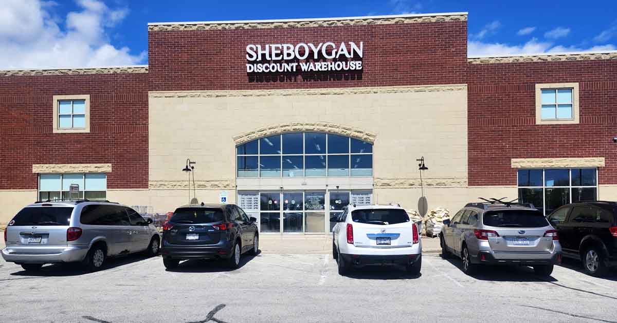 This Hidden Discount Store In Wisconsin Is A Bargain Hunter's Paradise