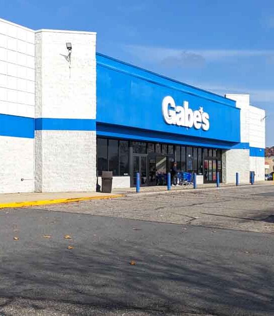 huge maryland discount store ftr