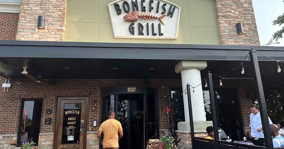 The Most Incredible Seafood In Illinois Is At These 7 Humble Spots