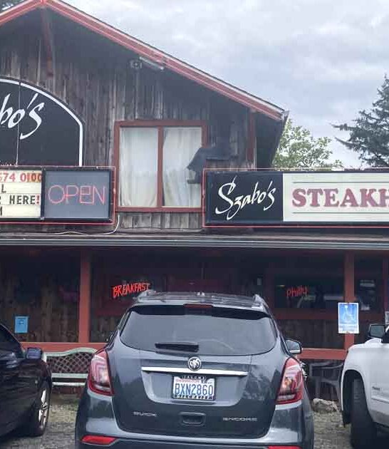 iconic oregon steakhouse crowds ftr