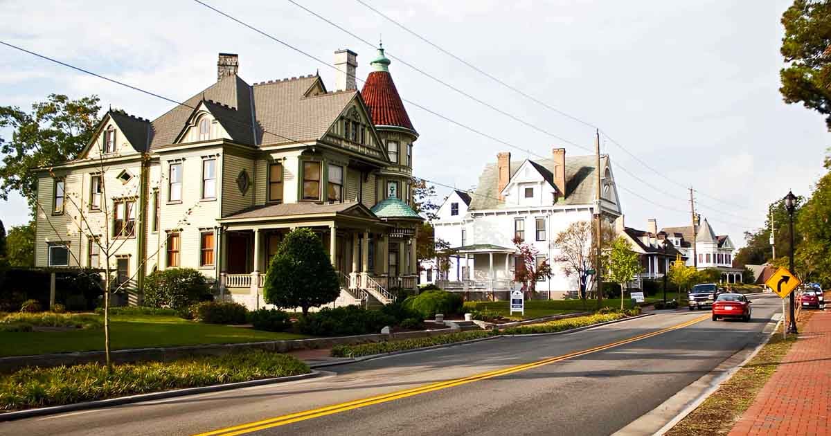 Everyone In Virginia Should Visit These 10 Impossibly Charming Small Towns
