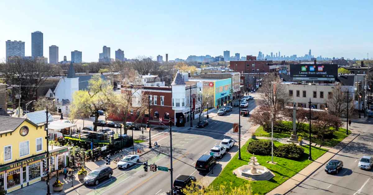 One Illinois Neighborhood Is So Eclectic You Could Explore It For Weeks