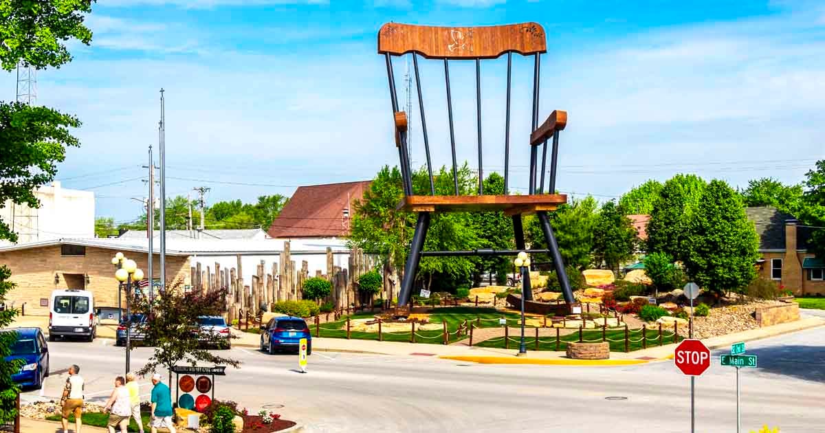 Get Ready To Fall In Love With The Most Eccentric Town In Illinois