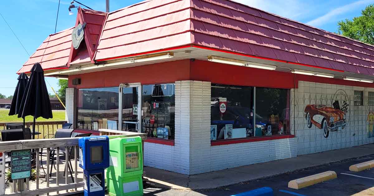 This Under-The-Radar Indiana Eatery Makes Biscuits And Gravy Worth ...