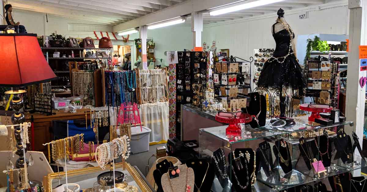 The Jaw-Dropping Flea Market In Ohio You Need To Visit