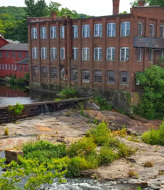 love eccentric town connecticut ftr