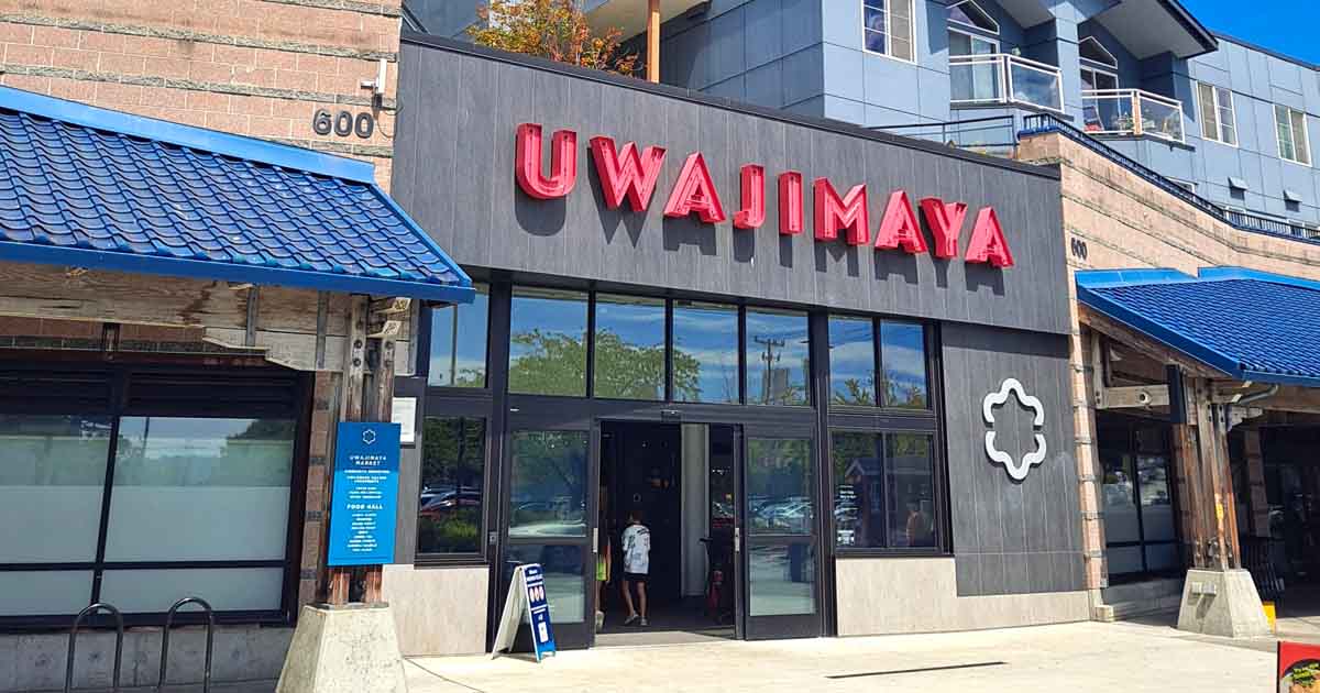 Drop Everything And Visit This Incredible Massive Food Court In Washington