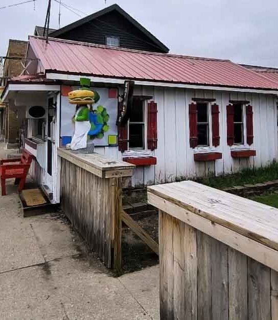 michigan restaurant colossal cheeseburgers ftr