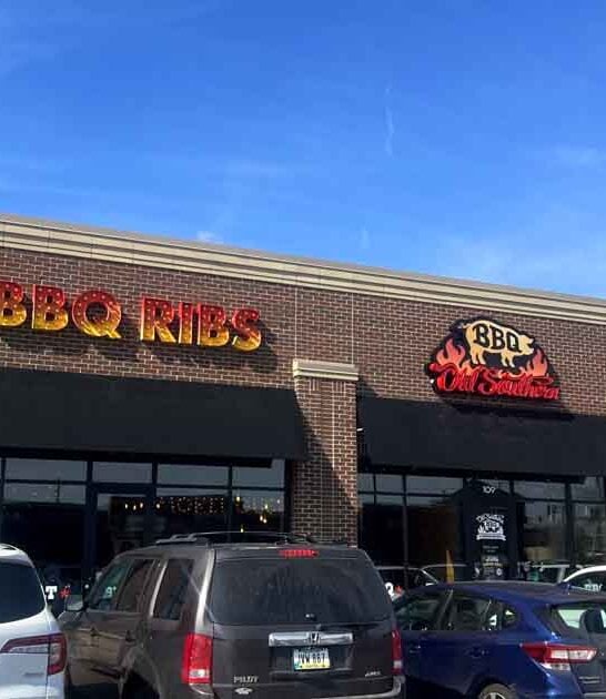 minnesota restaurant serving bbq ftr