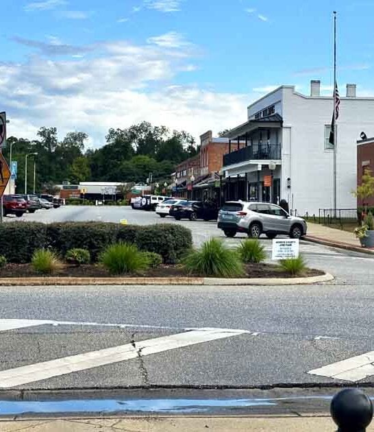 most eccentric town alabama ftr