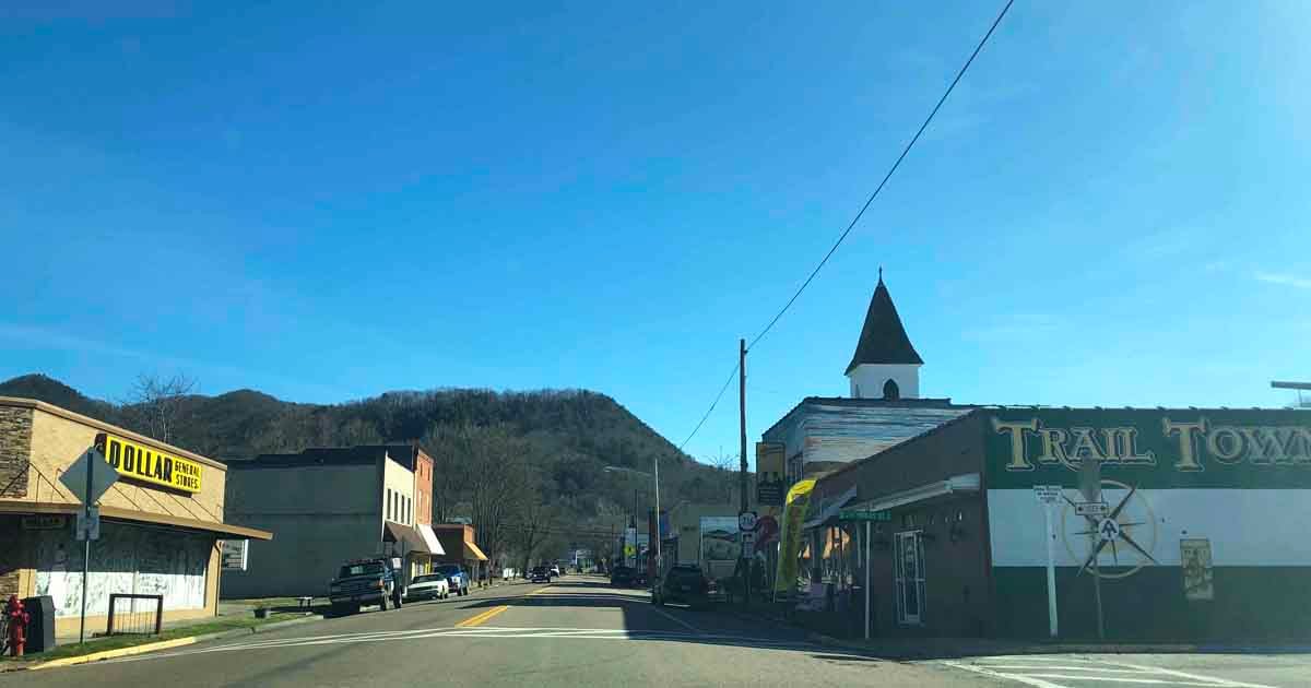 The Little-Known Mountain Town In Virginia That Hikers Can't Stop ...