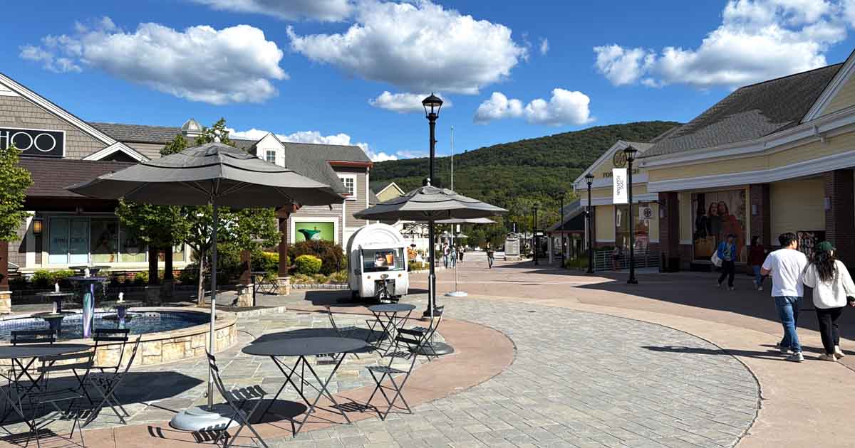 This Massive New York Outlet Mall Turns $50 Into A Shopping Spree You ...