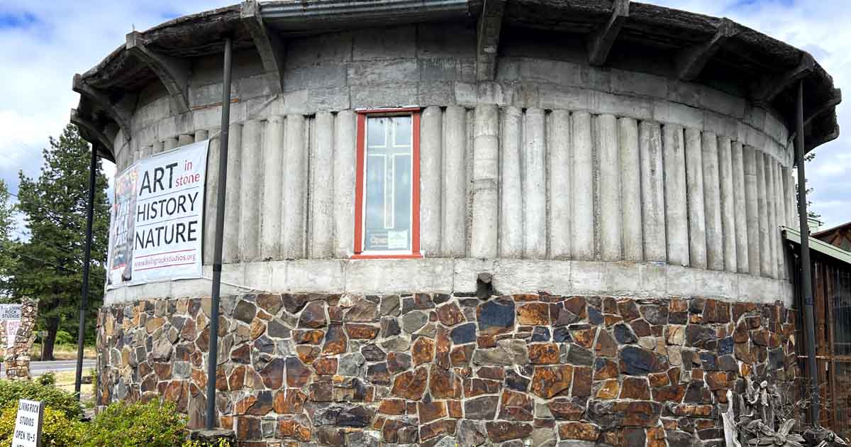 Oregon Is Home To An 800-Ton Rock Building And It's The Quirkiest Place ...