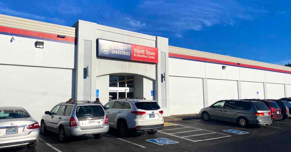 Bargain Hunters Are Flocking To This Massive Oregon Secondhand Shop ...