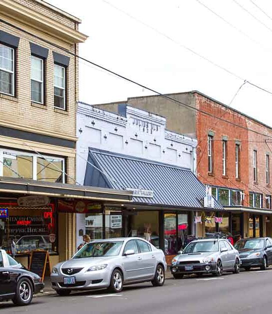 oregon surprisingly charming towns ftr