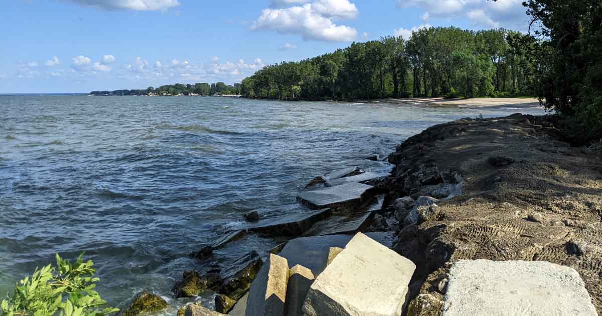 You Might Just Find Paradise At This Gorgeous Hidden Beach In Ohio