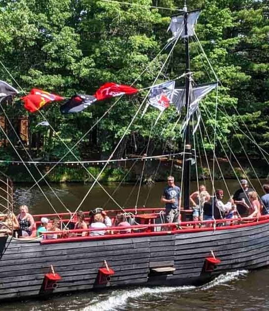 pirate ship wisconsin rent ftr