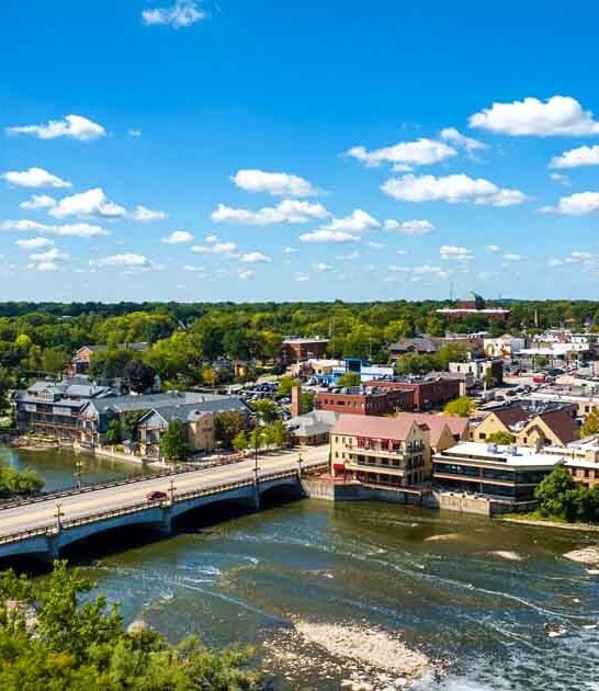 prettiest towns illinois irresistible ftr