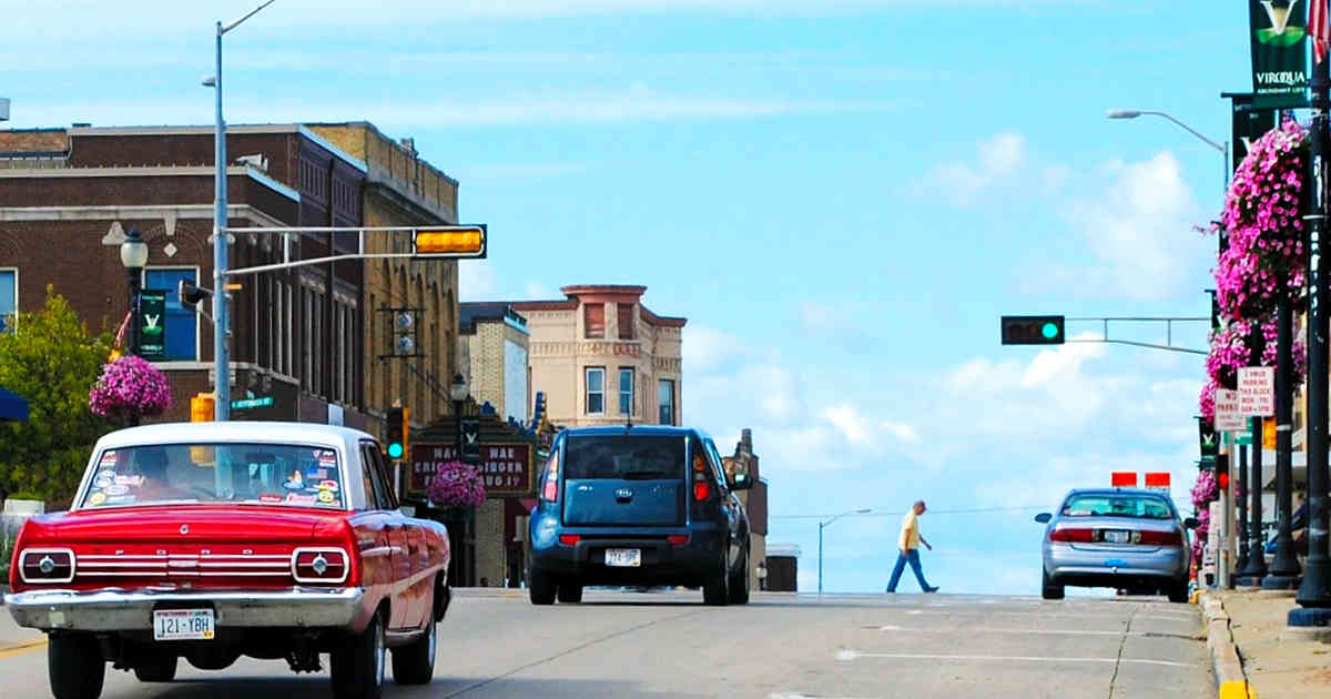 This Quaint Wisconsin Farm Town Will Make You Want To Leave City Life ...
