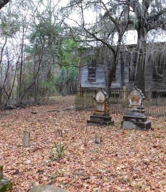 quiet alabama cemetery past ftr