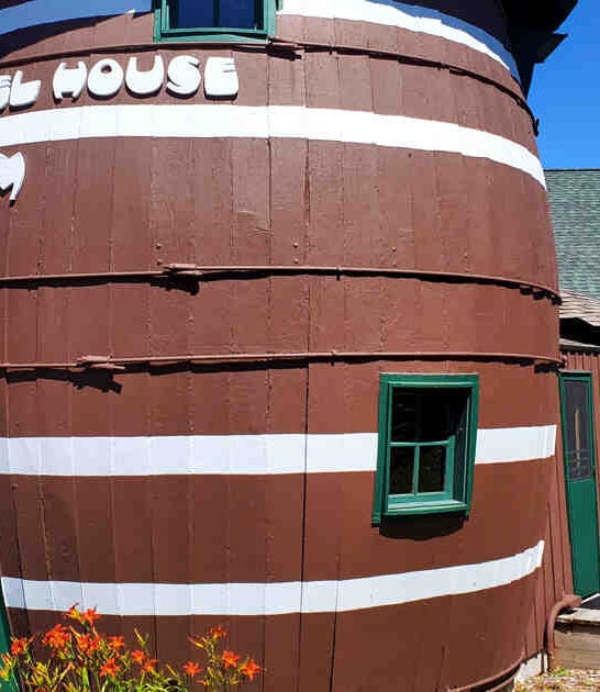 quirkiest eccentric buildings michigan ftr