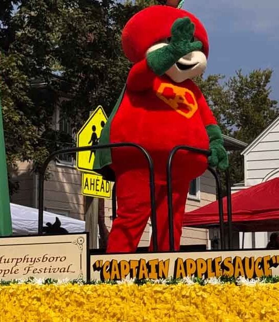 quirky apple festival illinois ftr