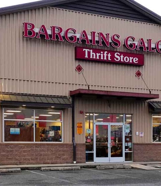 The Massive Thrift Store In Washington Where You Can Score Amazing Finds For Next To Nothing