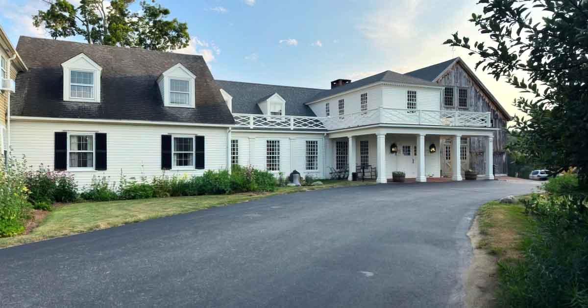 Sink Your Teeth Into The Best Prime Rib At This Timeless Historic ...