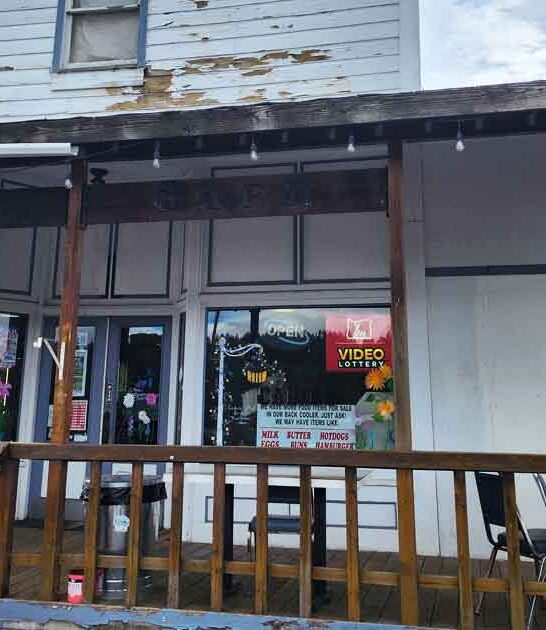 tiny oregon forest cafe ftr