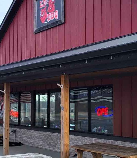 The Tiny Wisconsin Restaurant Serving BBQ Ribs That Are Absolutely Legendary