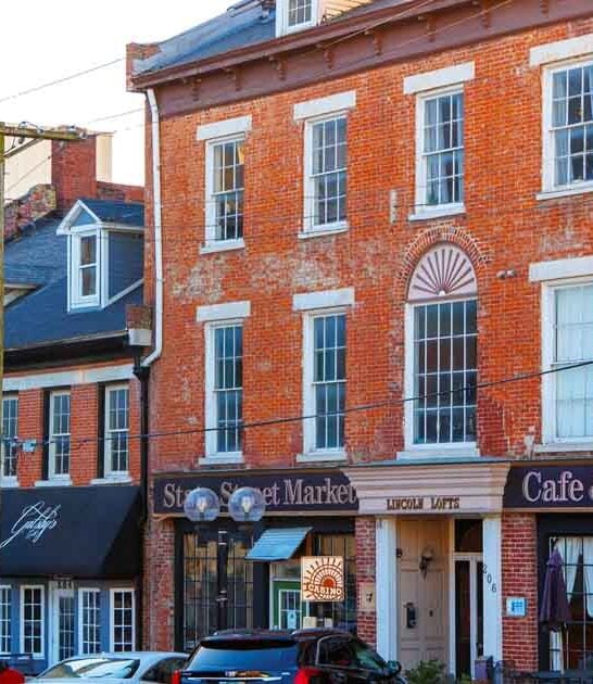 unassuming illinois town haunted ftr