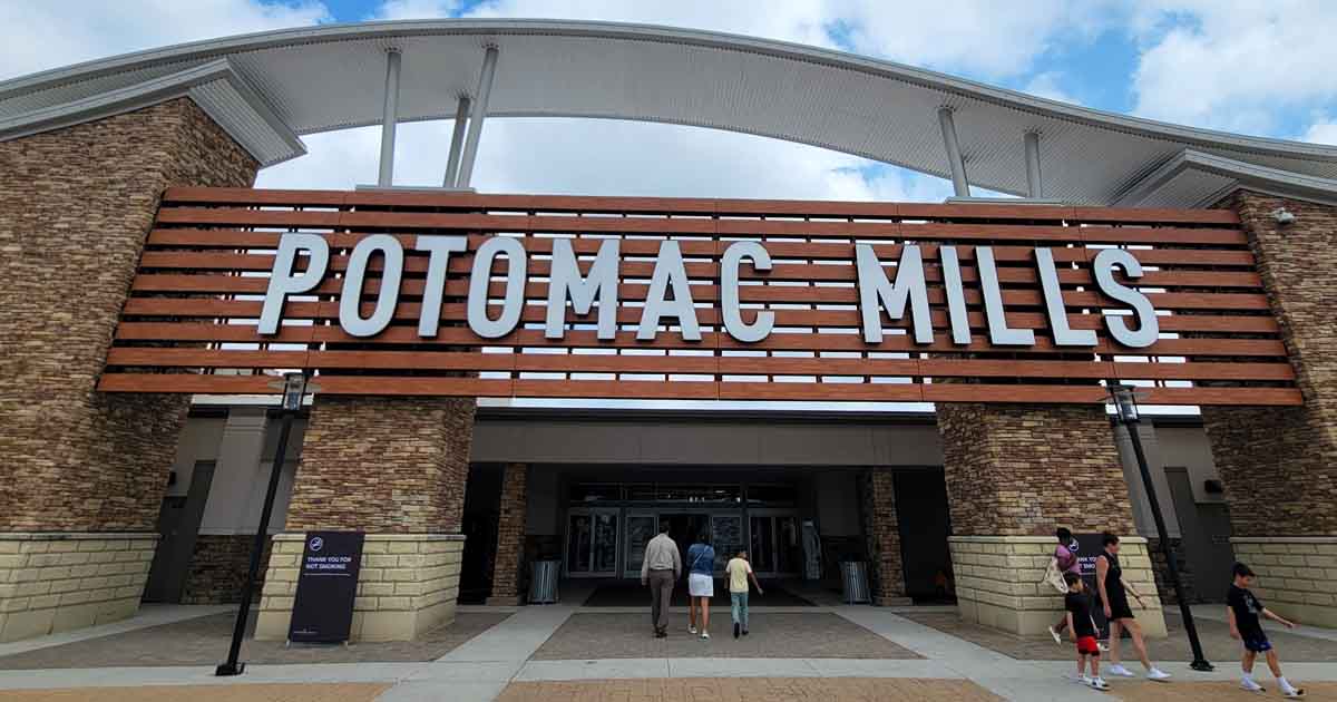This Massive Virginia Outlet Mall Turns $50 Into A Shopping Spree You ...