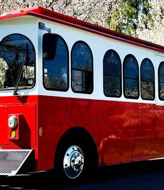 This Wine-Themed Trolley Tour In Virginia Will Give You The Most Unforgettable Ride Of Your Life
