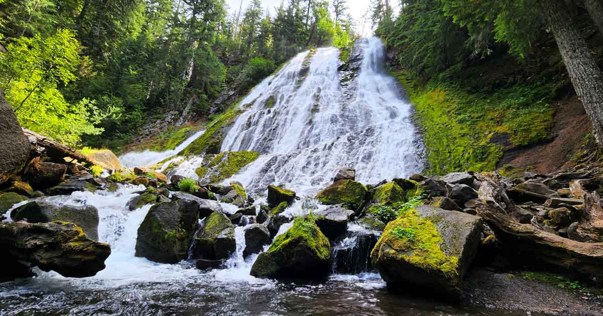You'll Want To Visit These 9 Hidden Oregon Waterfalls Before Everyone ...