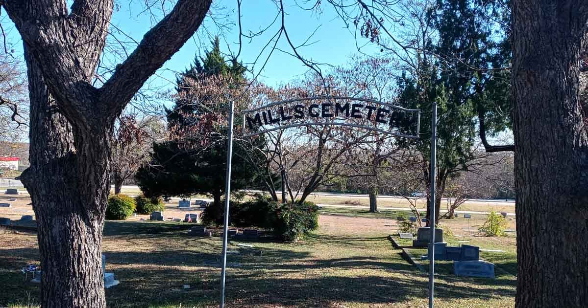 You'll Never Want To Walk Through These 8 Haunted Texas Cemeteries Alone