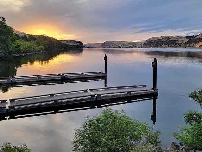 When the Columbia River puts on its evening gown, even the boat docks stop to admire the view.